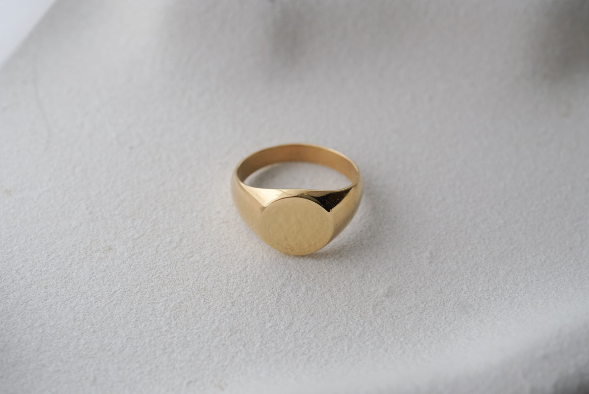 King Circle Signet Ring – SOAMI