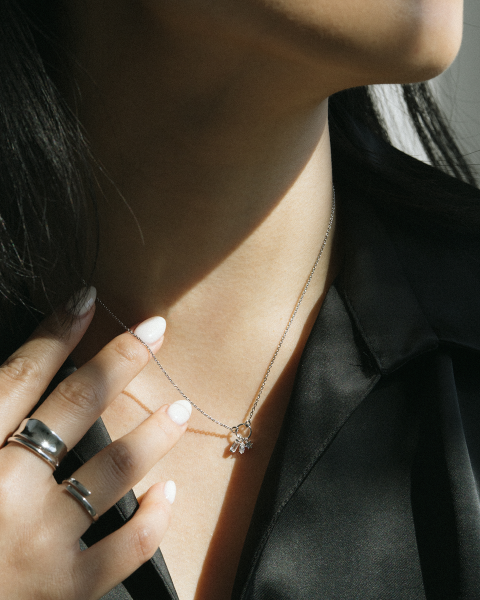 Brie 3 Stone Necklace – SOAMI
